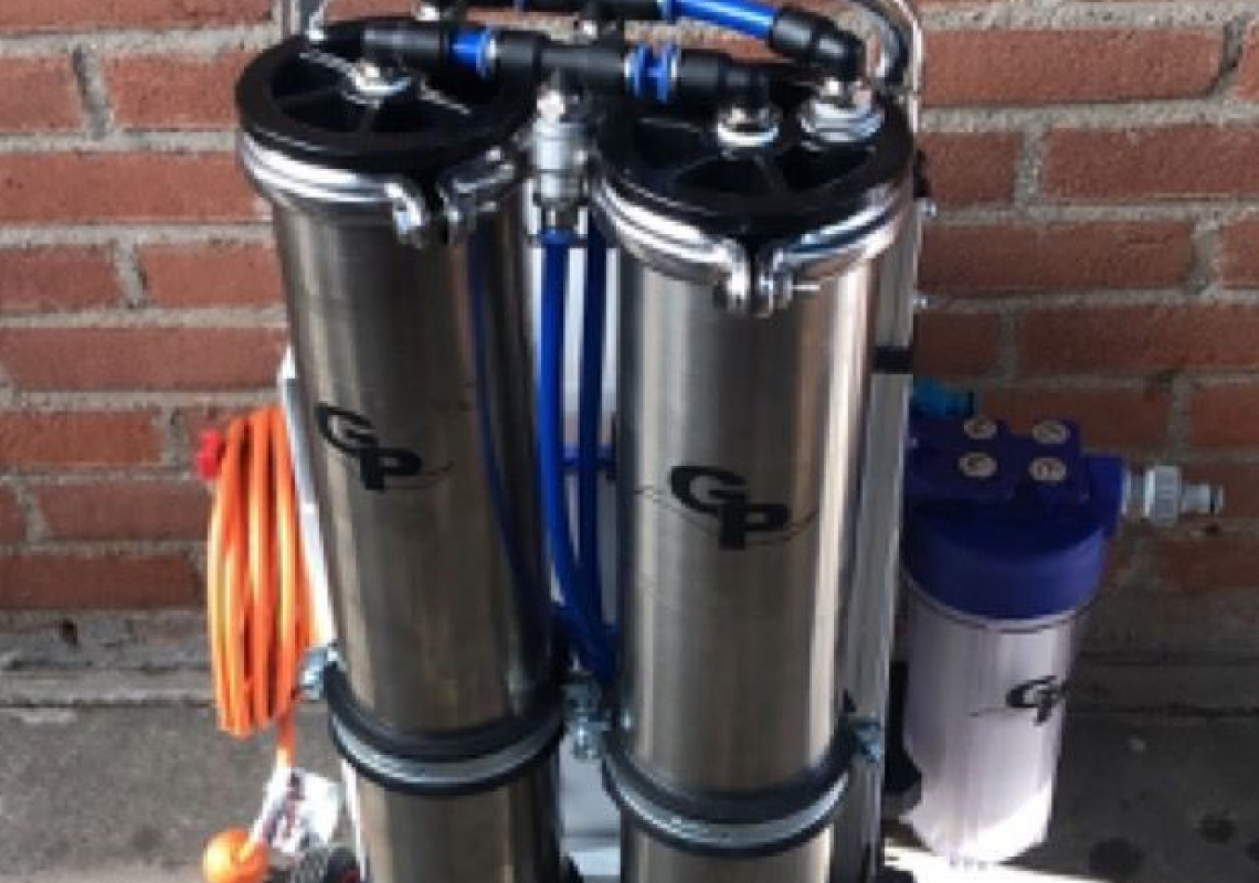 Mobiele osmose unit op steekwagen voor het snel maken van osmose water ...
